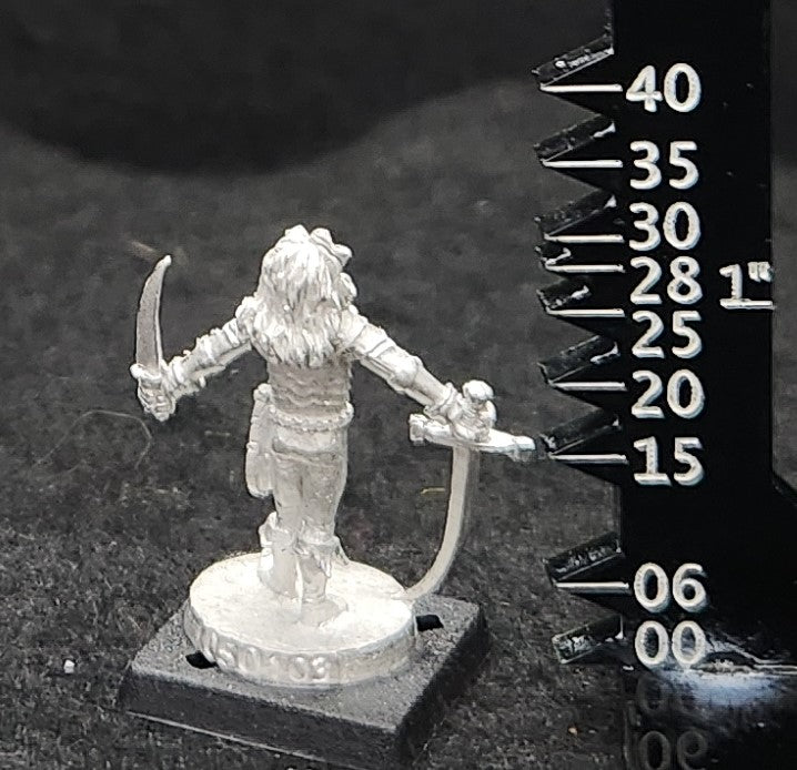 50-0063: Elf Warlord with Sword and Dagger – Ral Partha Legacy