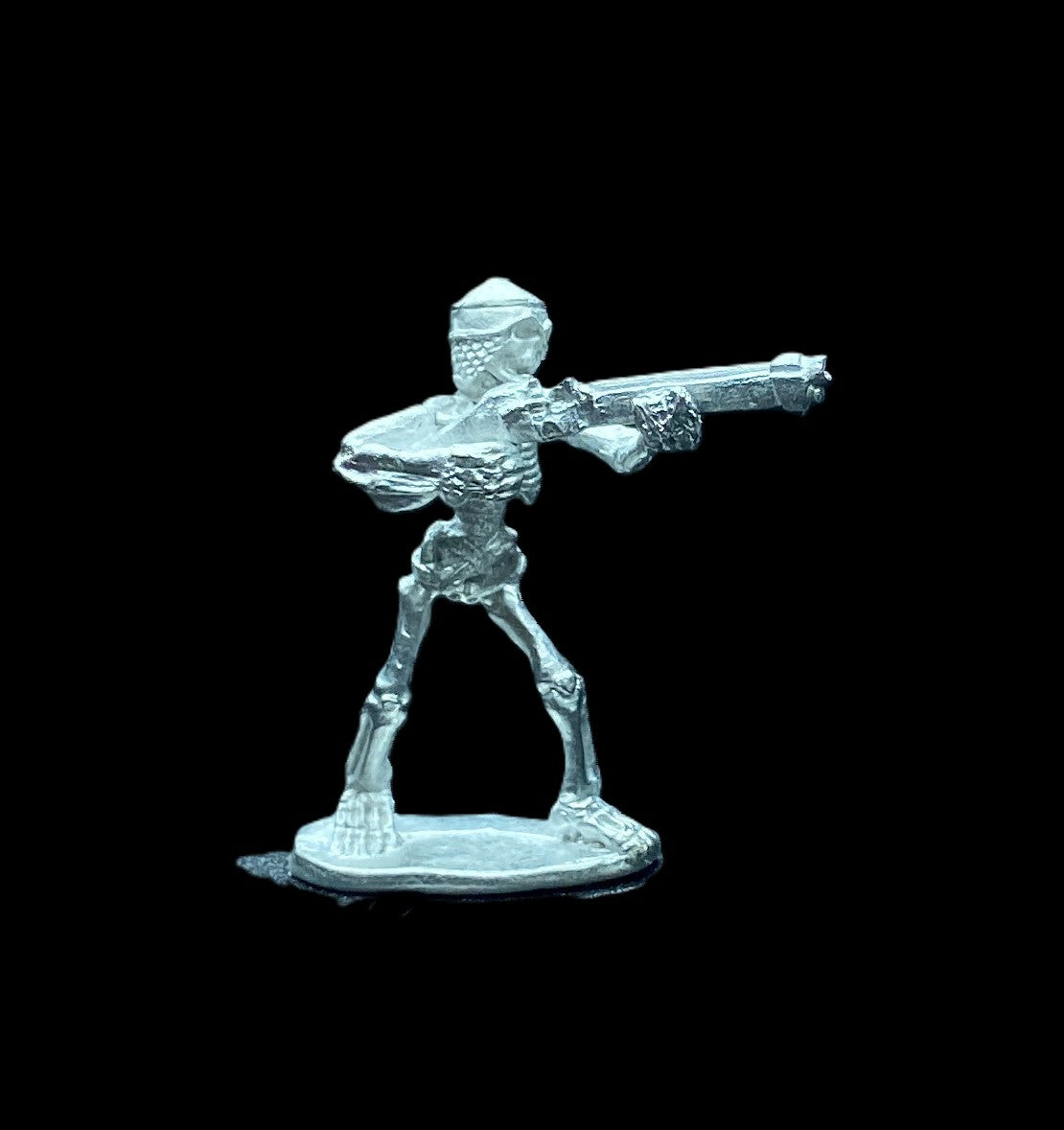 51-0239: Skeleton Handgunner, with Helmet – Ral Partha Legacy