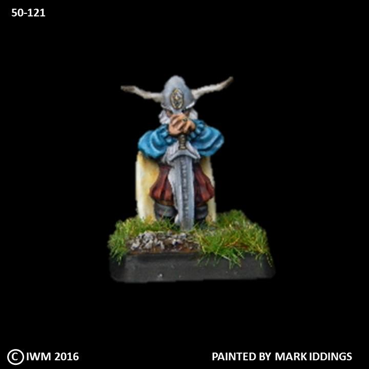 50-0121: Dwarf with Greatsword I, In Reserve, Caped – Ral Partha Legacy